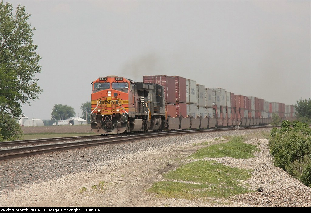 BNSF 5446 racing to the BBQ capital